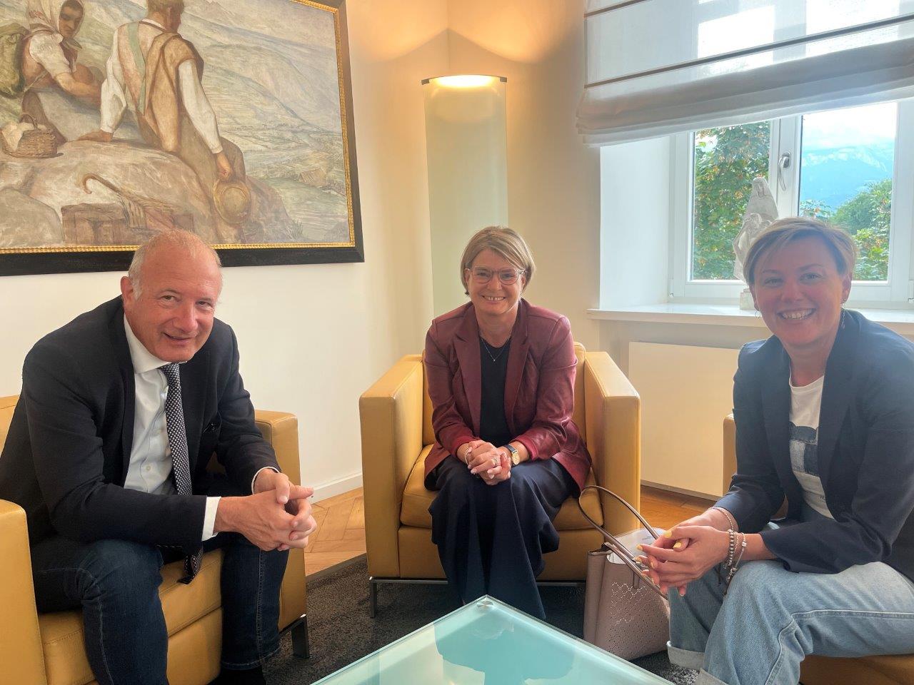 Antrittsbesuch bei Stiftung Südtiroler Sparkasse - Katholischer ...